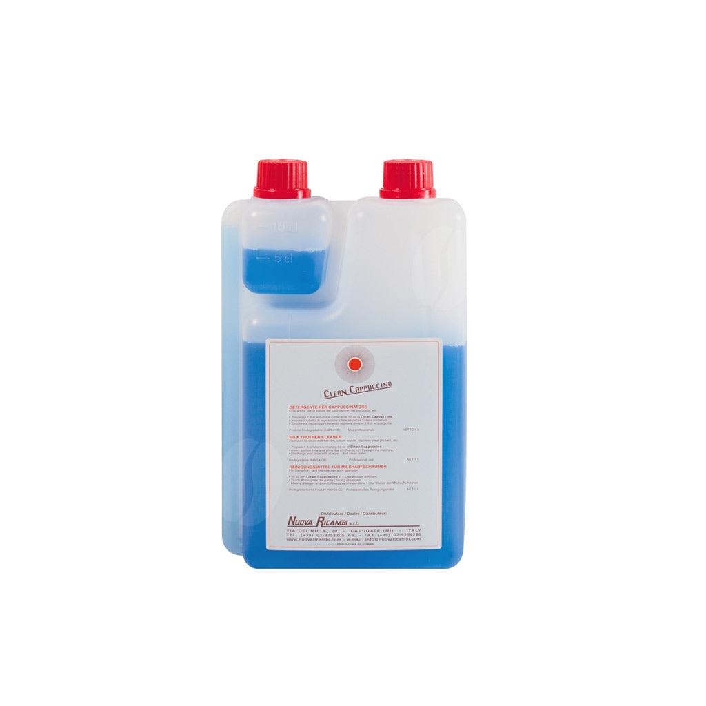 Cleaning fluid store